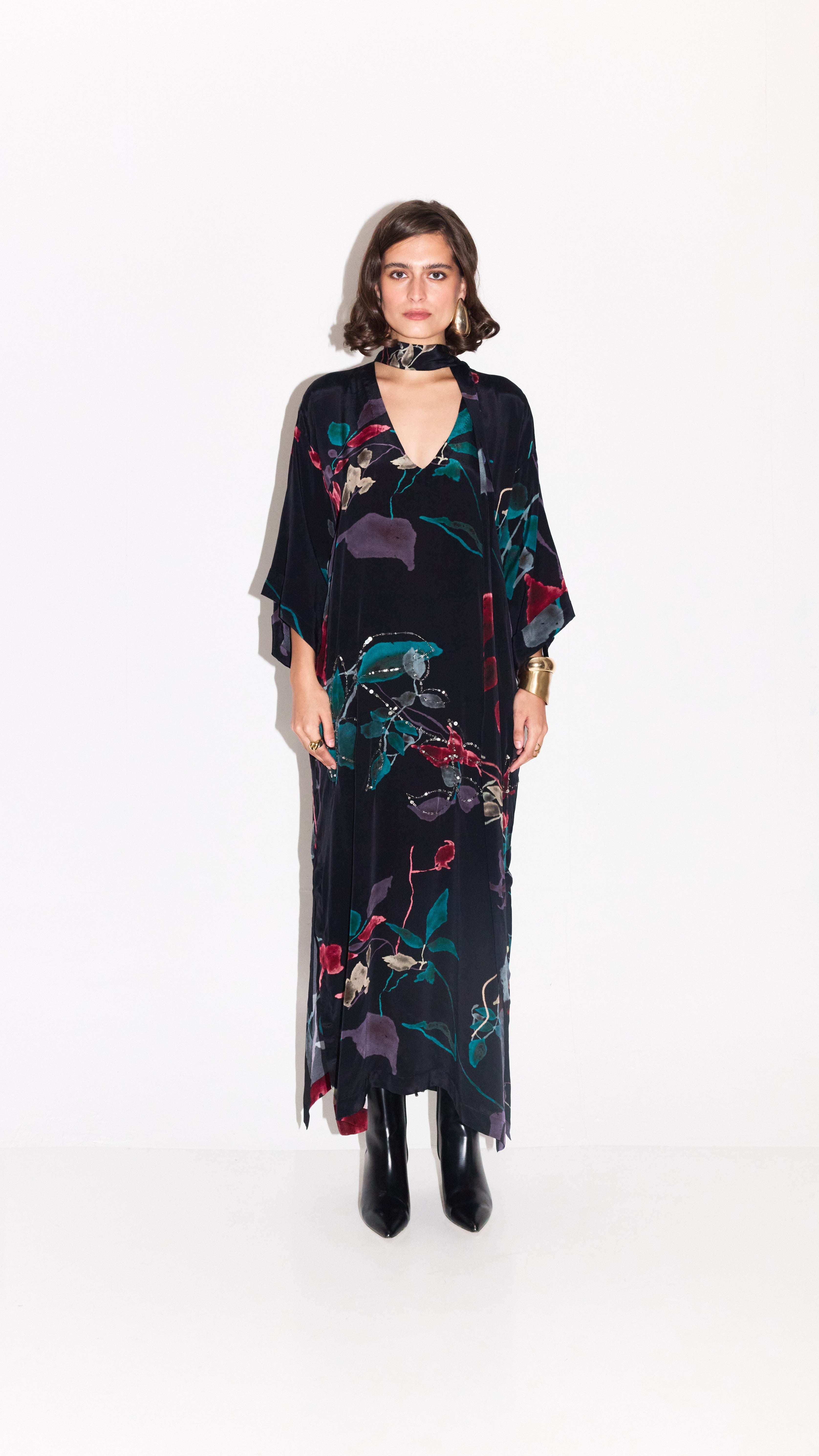 BENNET – TWINKLE HANSPAL